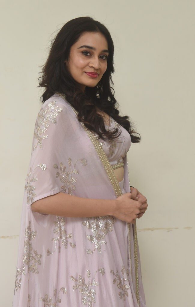 Saathvika Raj | 'నీతో' హీరోయిన్‌ సాత్విక రాజ్ ఫొటోలు