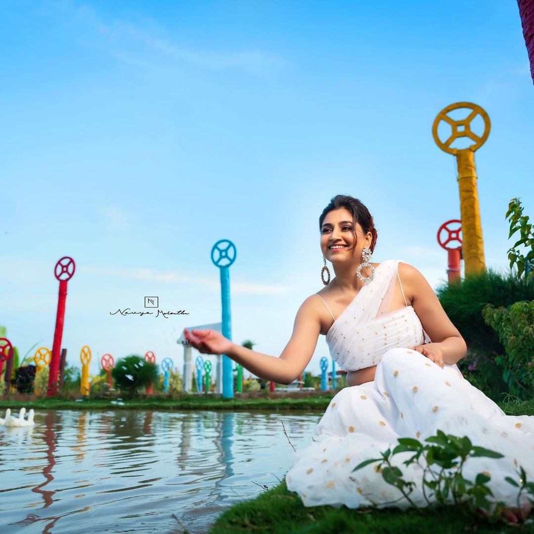 Anchor Varshini: పాల‌రాతి అందాల‌తో మ‌తిపోగోడుతున్న‌ యాంక‌ర్ వ‌ర్షిణి ...